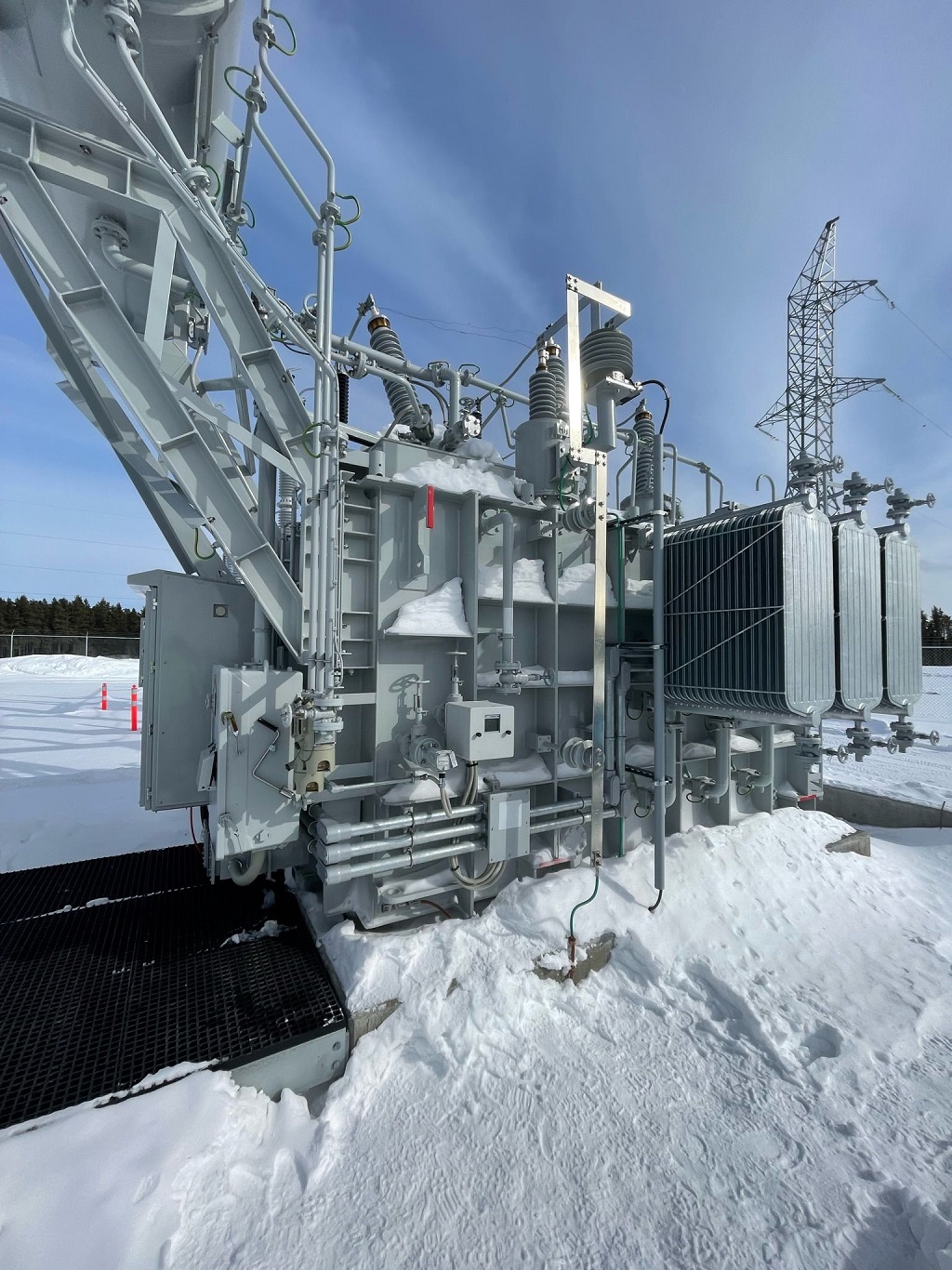 Monitoring-Systeme für neues kanadisches Hochspannungsnetz - 50komma2